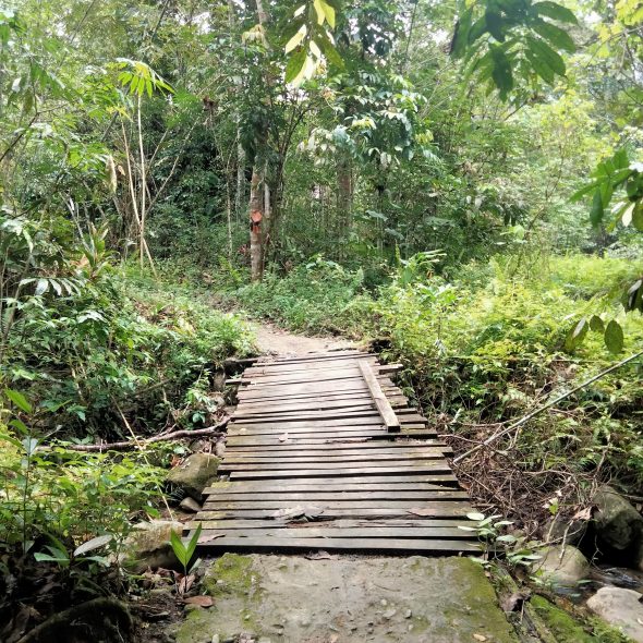Lepoh Waterfall Hike - Bike with Elena
